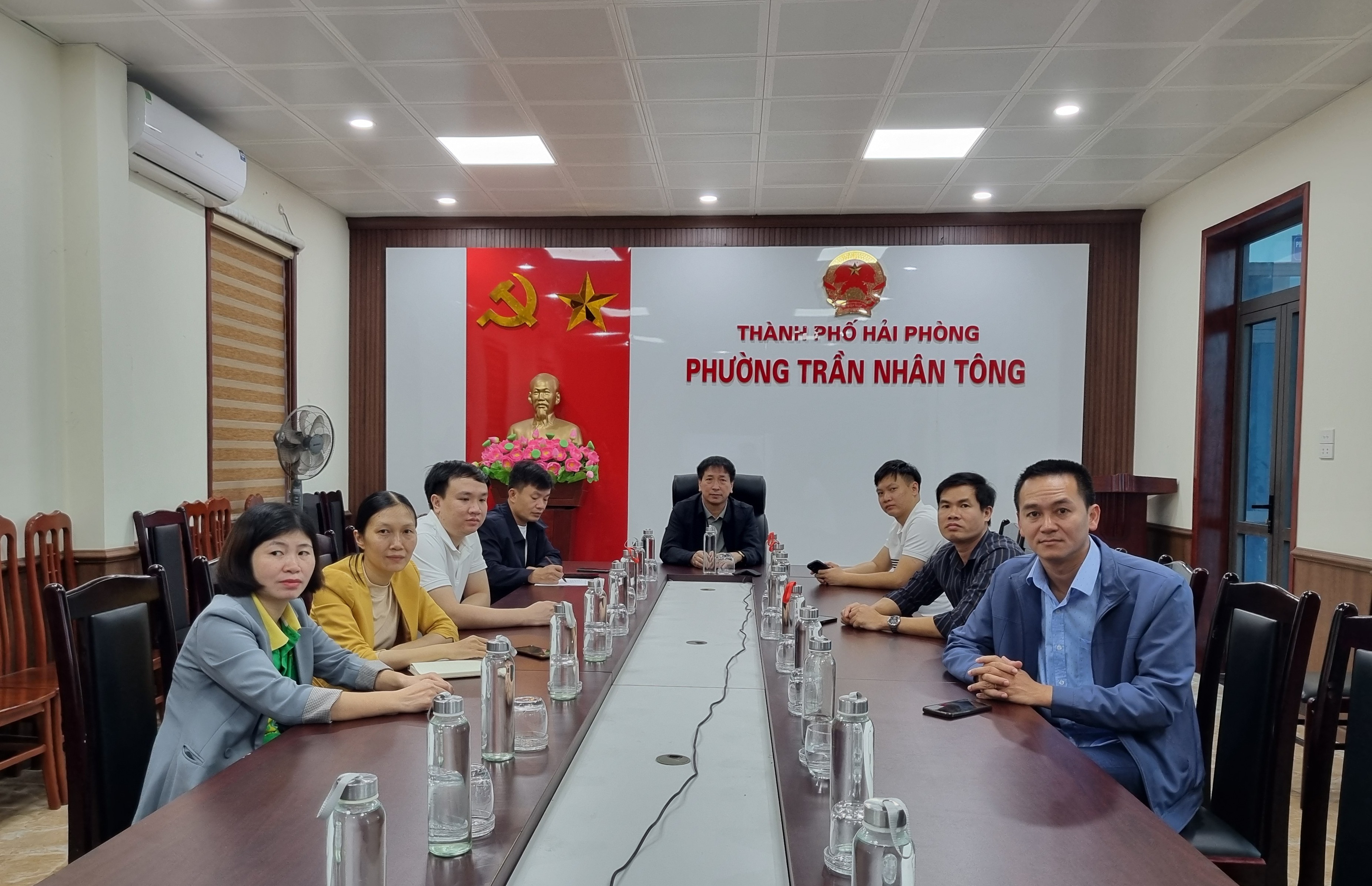 Phường Trần Nhân Tông tham gia hội nghị trực tuyến “Tập huấn hướng dẫn thực hiện thủ tục hành ...